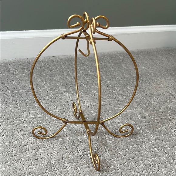 Accents | Gold Metal Display Stand | Poshmark